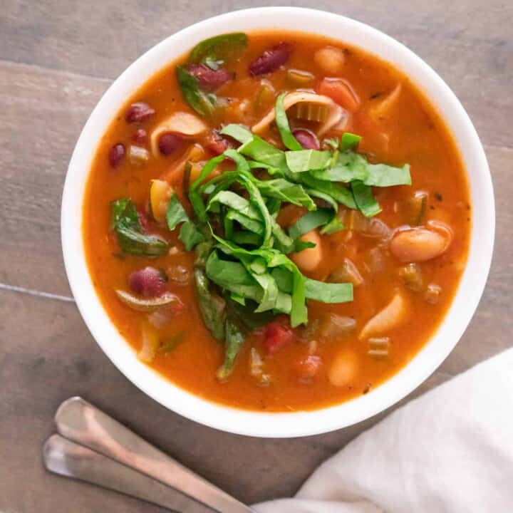 Easy Instant Pot Minestrone Soup -- set it and forget it, eat in 25 ...